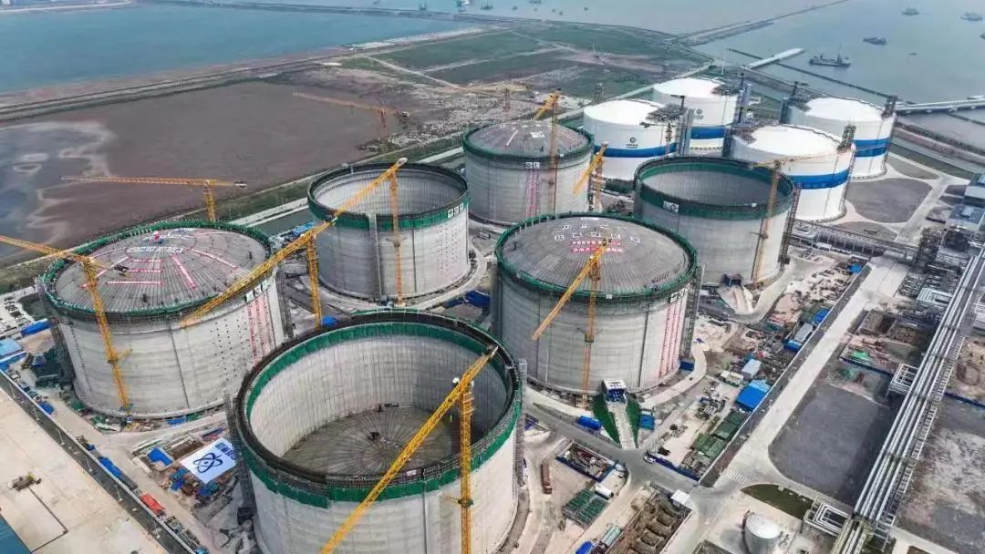 喜迎二十大｜三座全球最大LNG储罐在黄海新区同步升顶-盐城新闻网